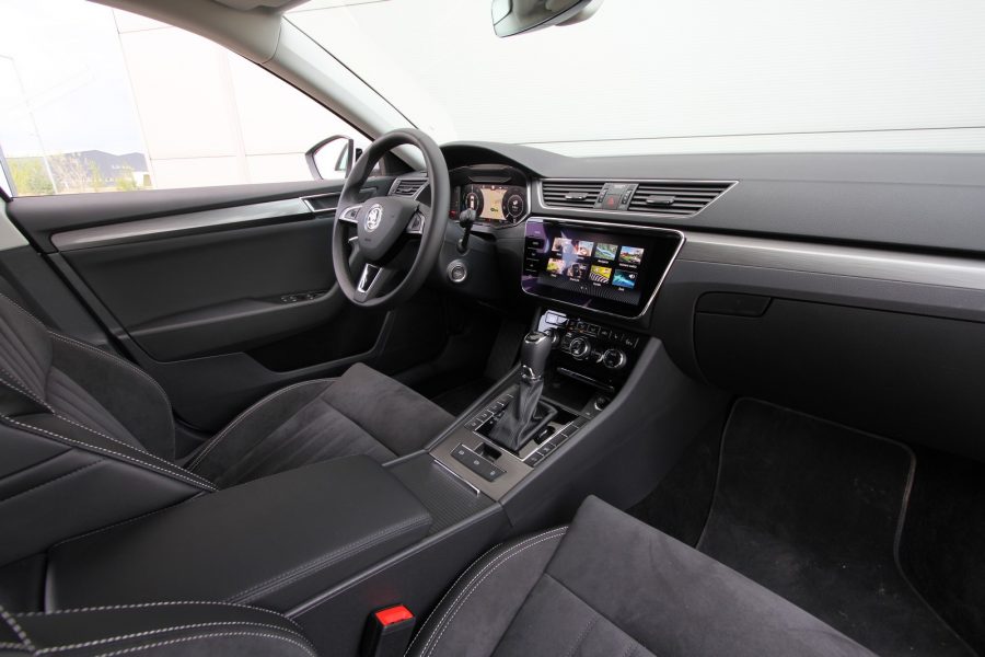 TEST: Škoda Superb Combi iV – Elektricky a plnohodnotne | Automagazin ...