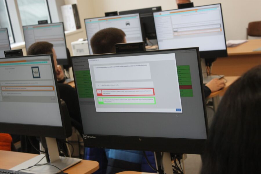 Nové testy na vodičák – Je to naozaj z kaluže do blata? Čo na to ...